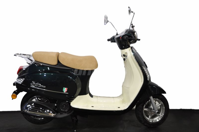 Moto Motomel Strato Euro 150cc tipo Vespa 2020