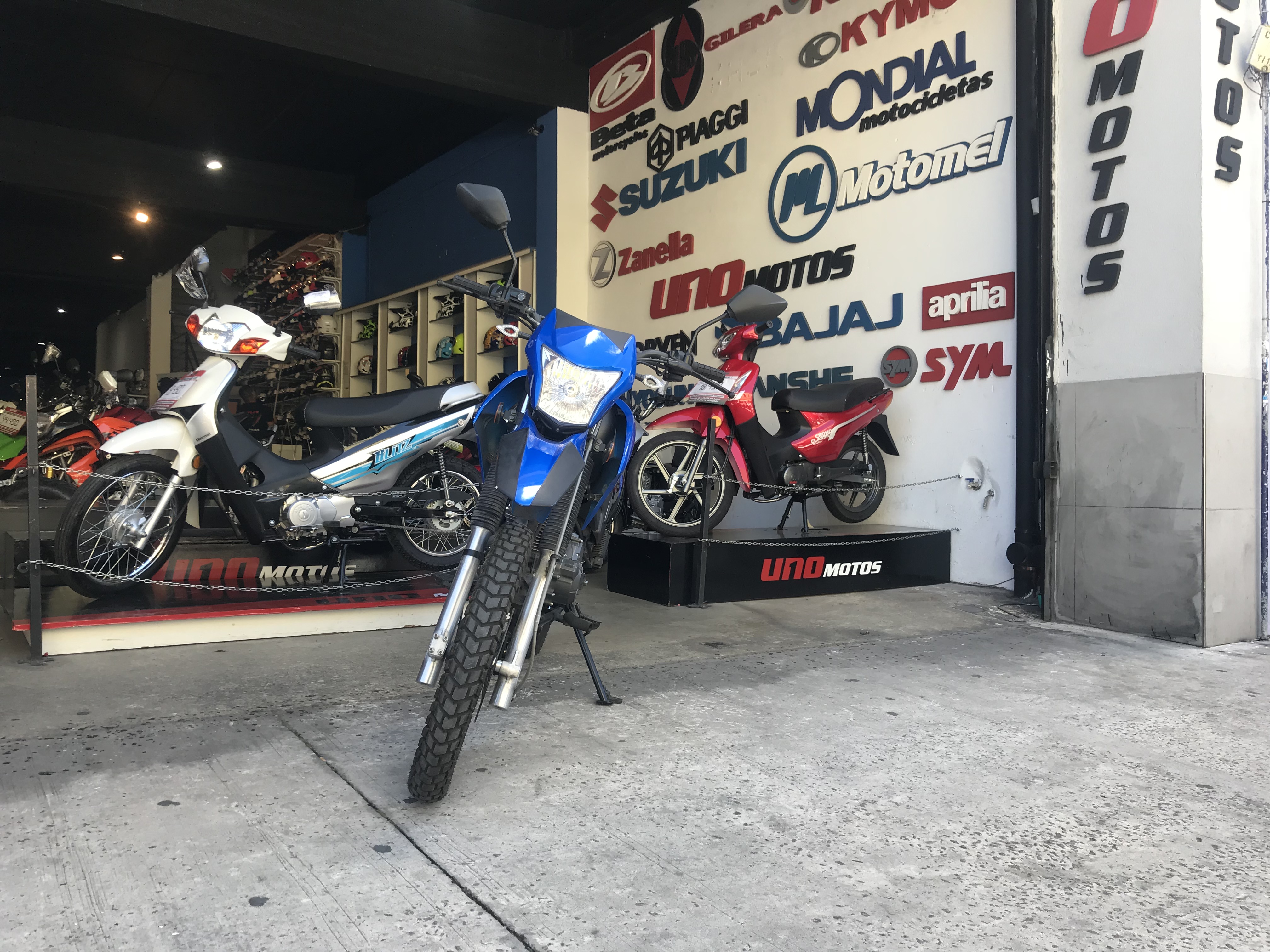 Moto Zanella ZR200 USADA 2017 CON 5425KM, INT 20140